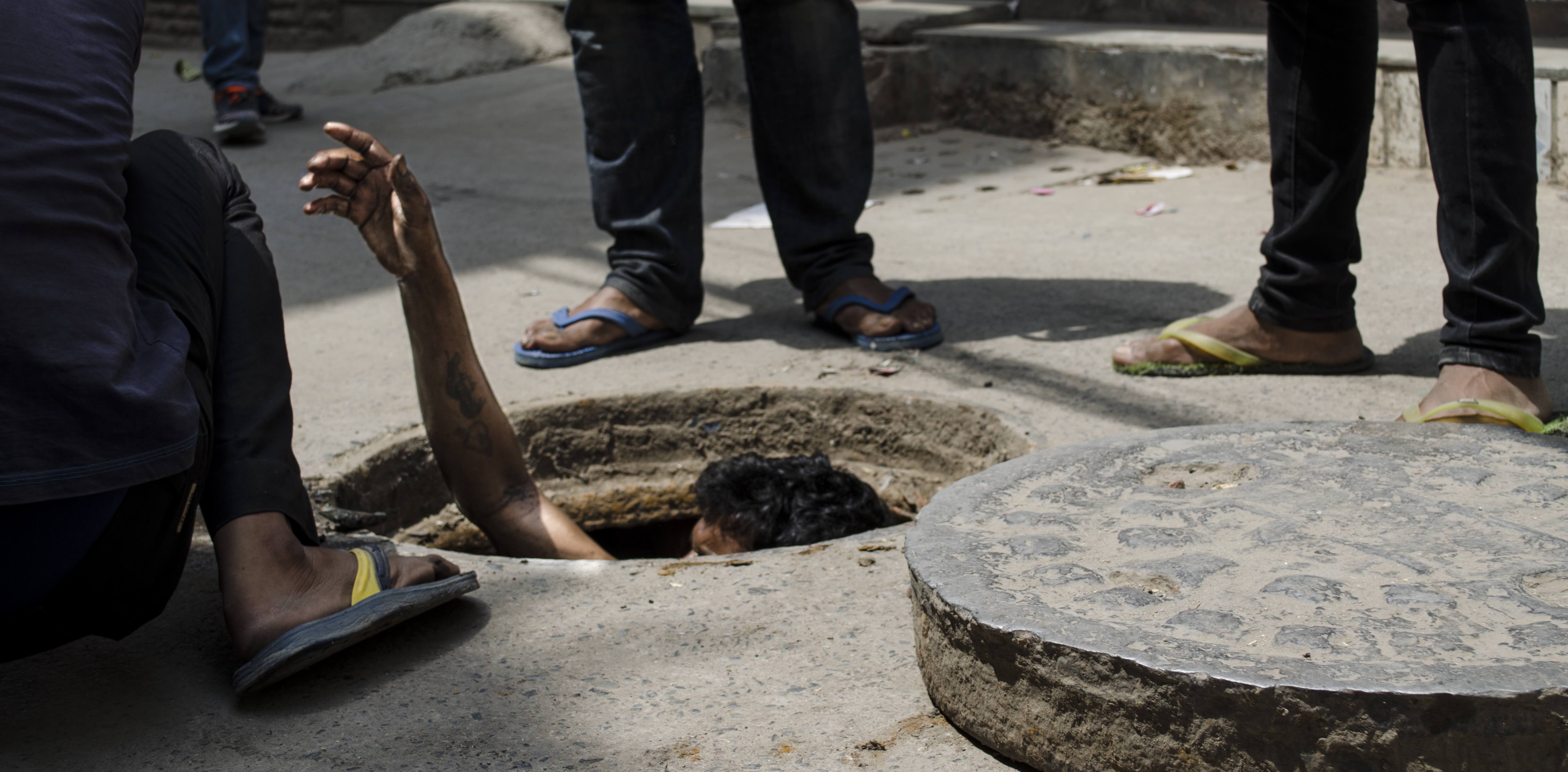 Maharashtra: 3 Labourers Choke to Death in Manhole in Thane - The Wire