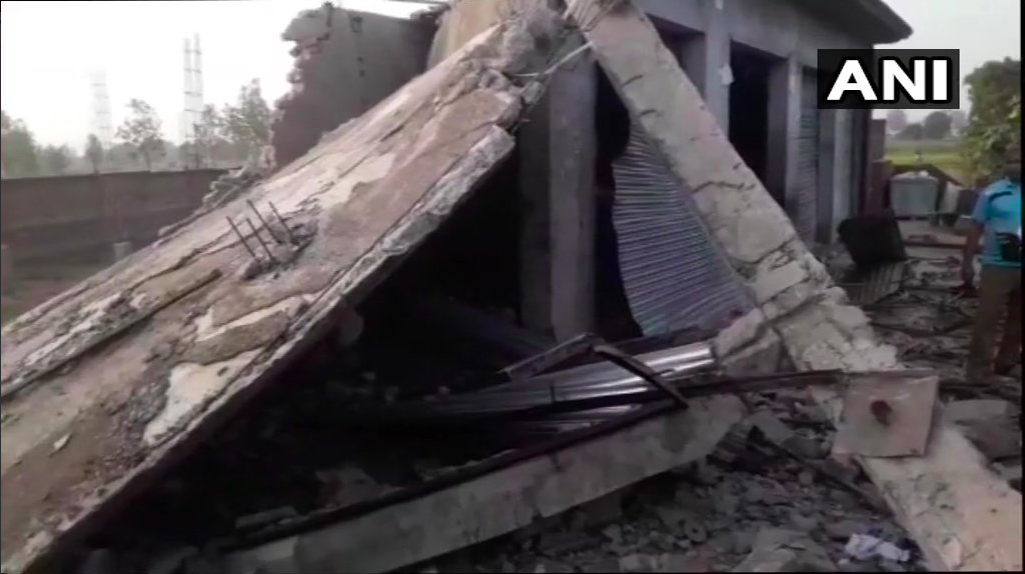 Eight Dead and Three Injured by Blast in UP Firecracker Factory - The Wire