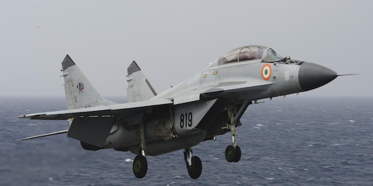 Navy MIG Trainer Crashes in Goa Village, Both Pilots Safe - The Wire