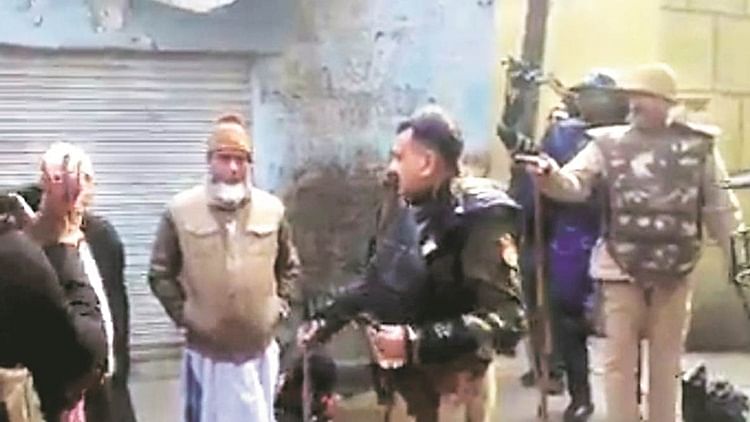 'Raised Pro-Pak Slogans': UP Police Officer Defends ‘Go to Pakistan ...