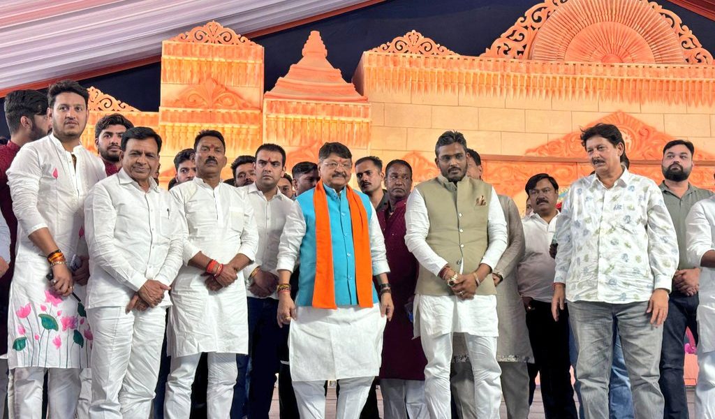 Surat Model? SUCI Candidate in Indore Says Pressured, Coerced and ...