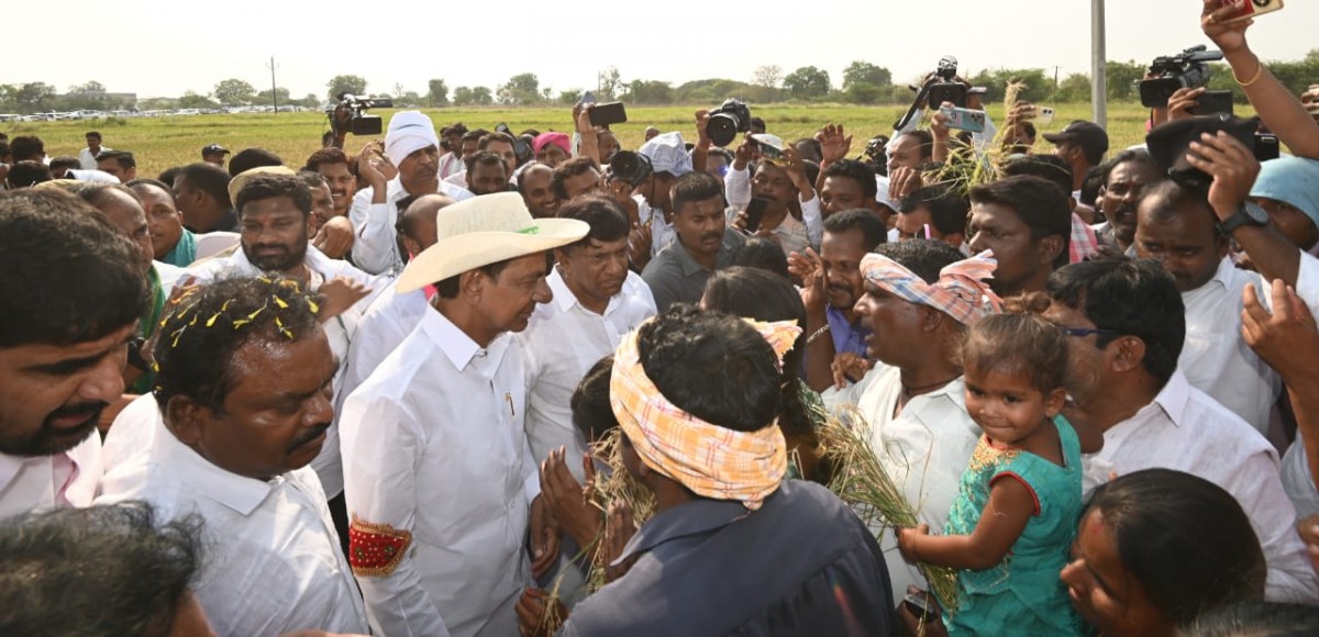 KCR, a Leader Harangued by Circumstance, Visits Farmers - The Wire