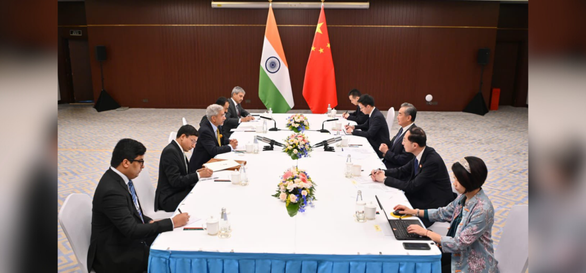 Jaishankar Meets Chinese Foreign Minister, Pushes for 'Complete ...