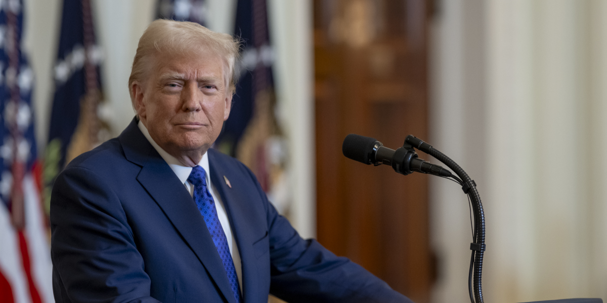 Trade Wars Begin as Trump's 25% Tariffs on Canada and Mexico Take ...