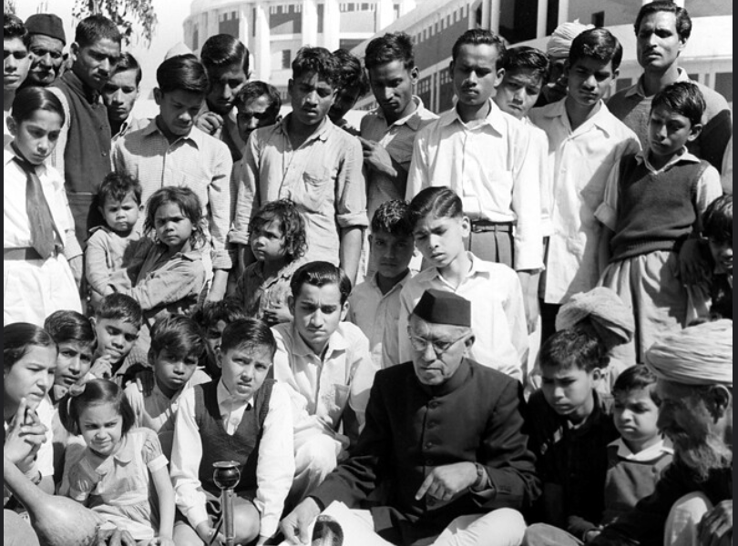 A Glimpse Into Masculinity and Domestic Life in Post-Colonial India ...