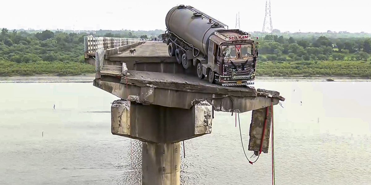 Toll In Gujarat Bridge Collapse Rises to 18; Two Still Missing - The Wire
